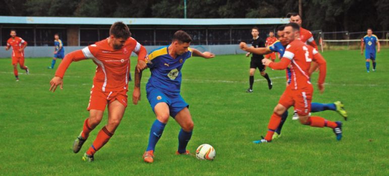 Midfielder Darren Pond joins Brakes ranks - The Leamington Observer