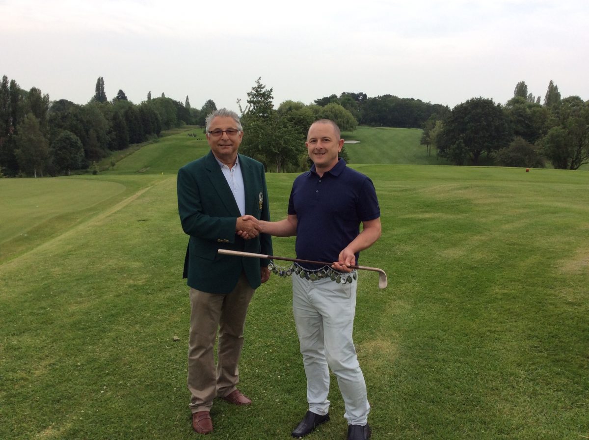 Jones putts it perfect to win Leamington and County Golf Club ...