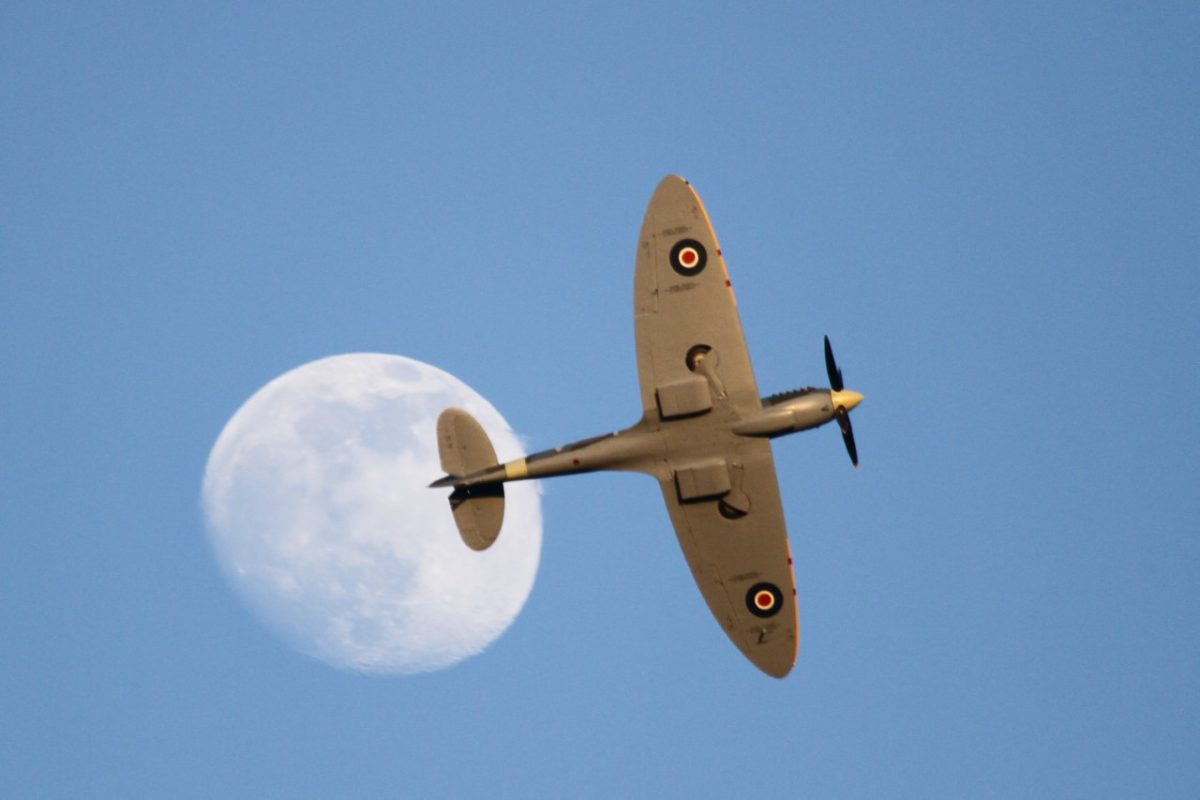 Spitfire shoots for the moon in stunning picture by Warwickshire ...