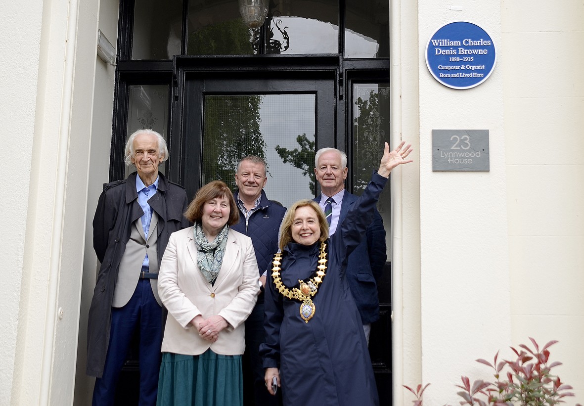 Blue plaque unveiled for Leamington composer William Denis Browne - The ...