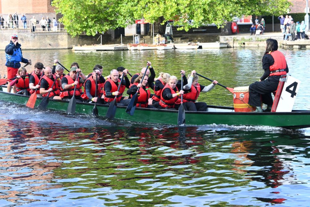 Dragon Boat Race makes a splash for The Shakespeare Hospice - The ...